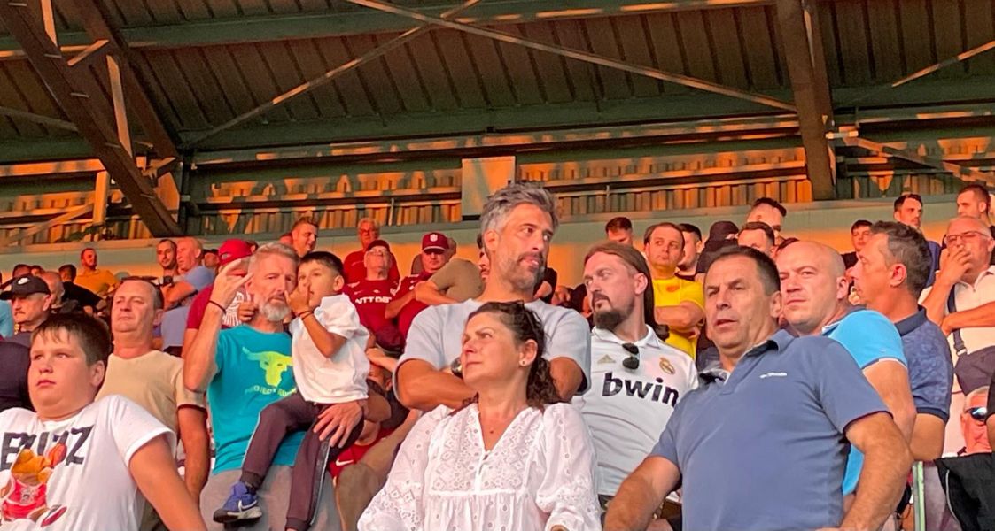 FOTO. CFR Cluj a fost susținută la meciul cu Braga de un fost jucător ...