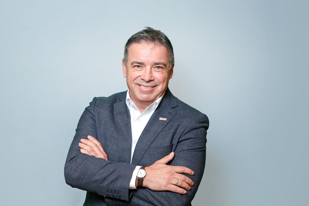 Grupul Bosch România are un nou reprezentant. Mihai Boldijar îi predă ...