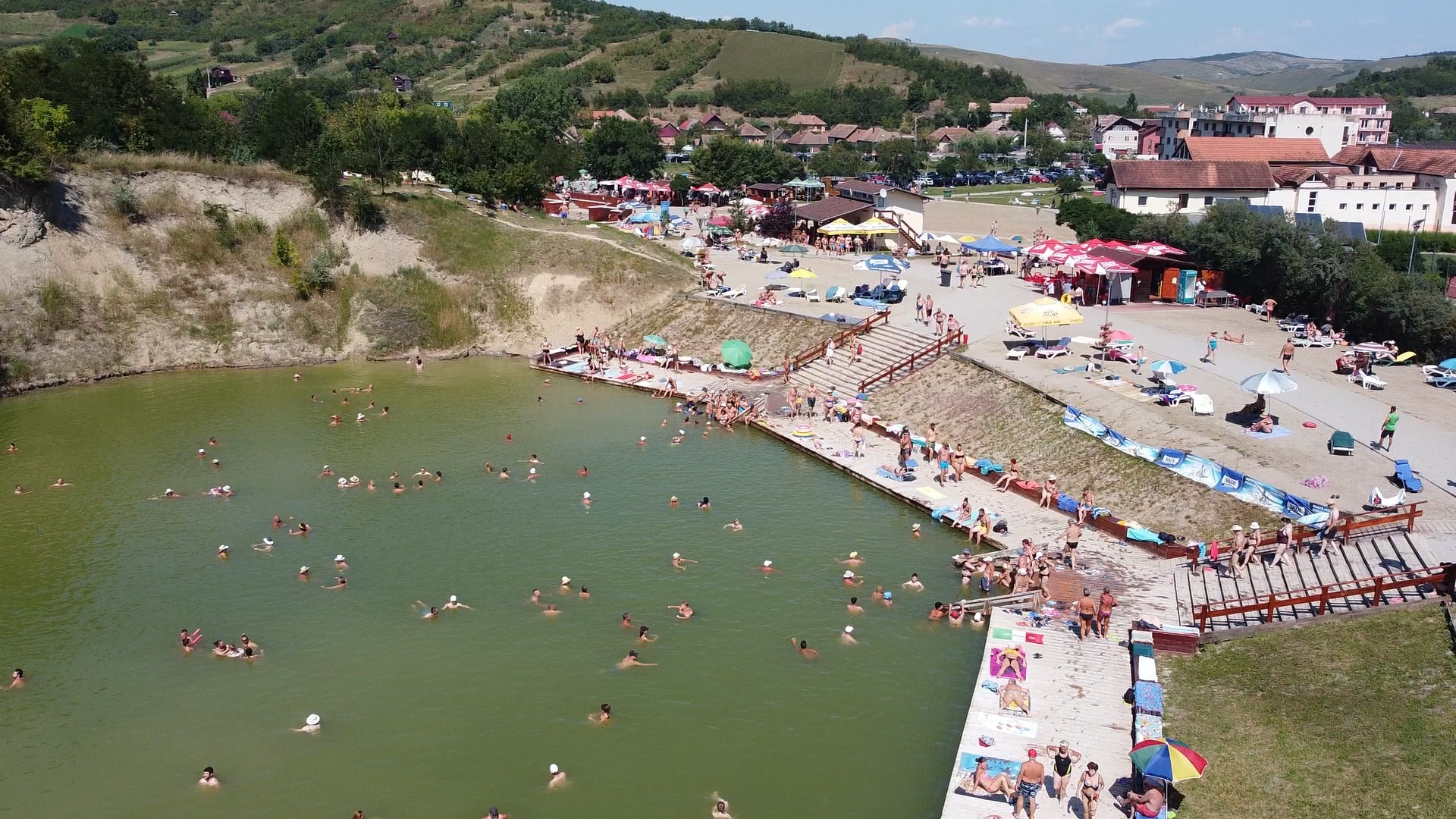 A început sezonul ștrandurilor la Cluj! Cât e intrarea la piscinele din ...