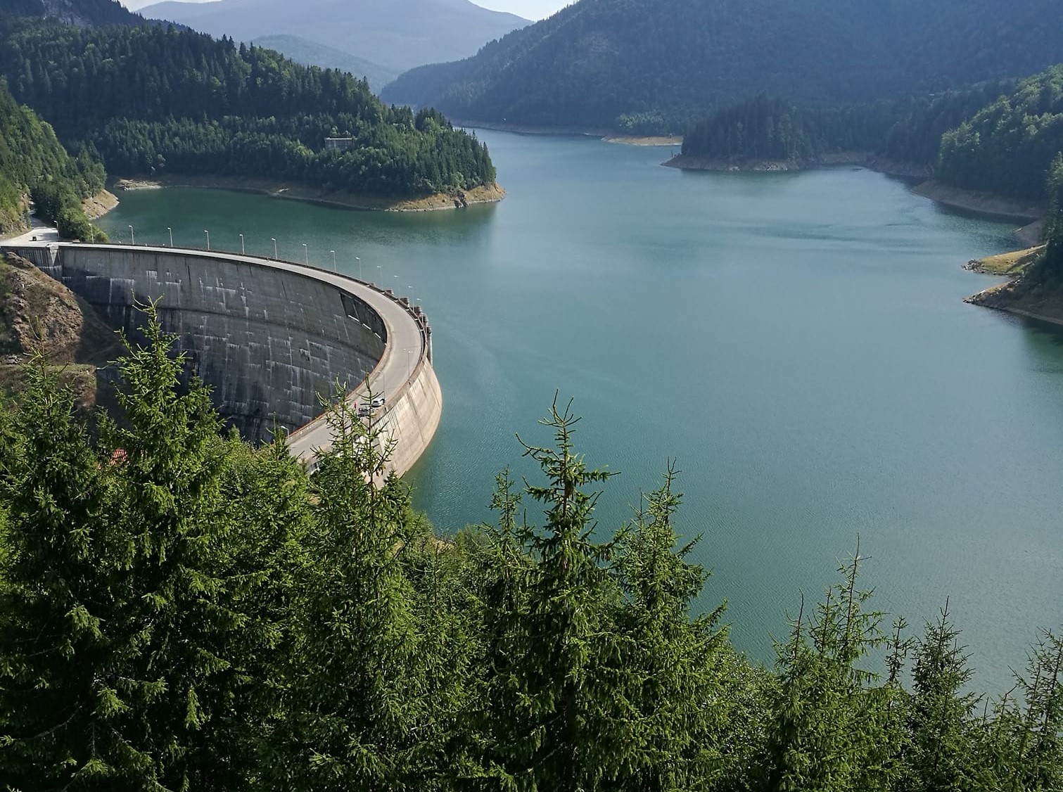 Destinație pentru un weekend feeric. Valea Drăganului, un loc desprins ...